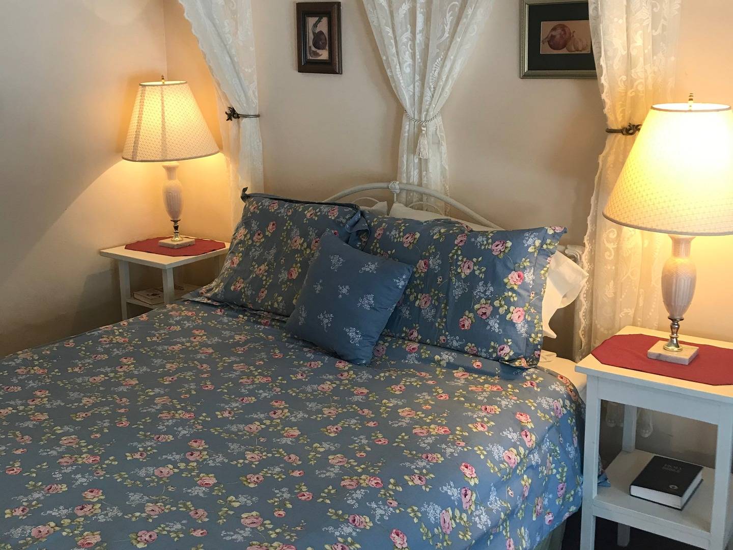 Inn at Starlight Lake & Restaurant, Starlight, Pennsylvania Bed and ...